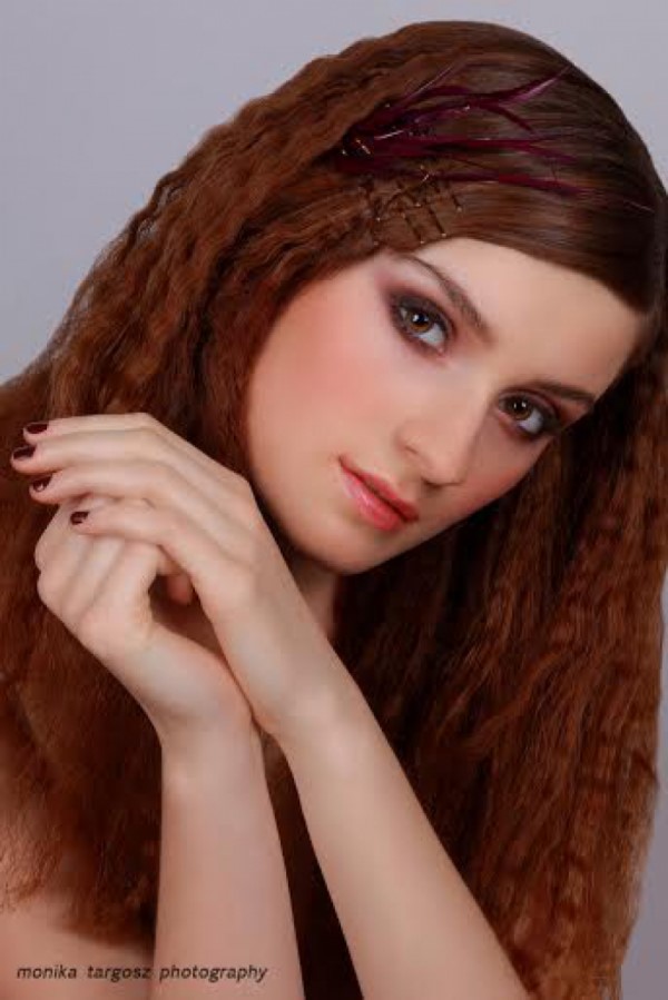 Karbowane włosy na ślub - abcslubu.pl